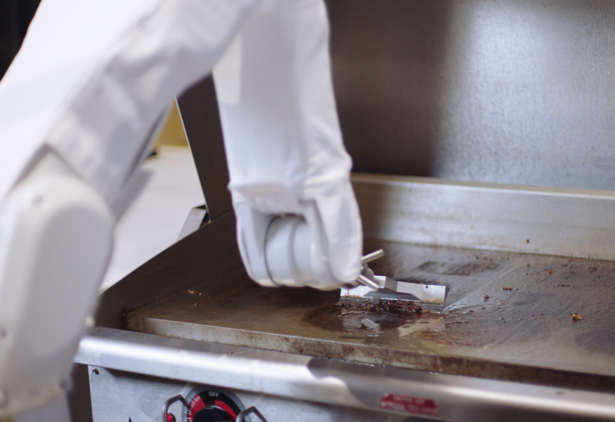 Walmart tests automated fry robot for use in its delis