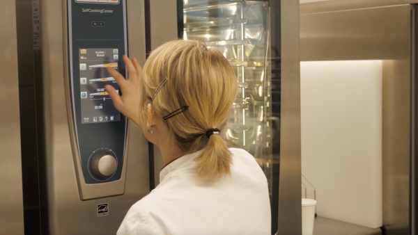 VIDEO: Rational shows off commercial kitchen benefits of popular combi ...